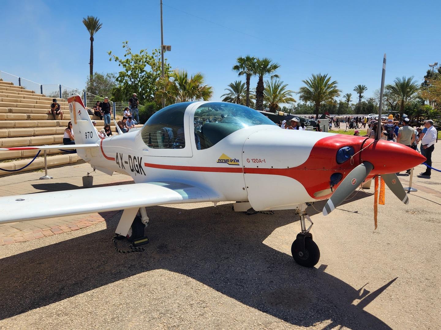 Grob G-120A ( ISRAELI NICKNAME "SNUNIT" ) - Props - форум моделистов ...