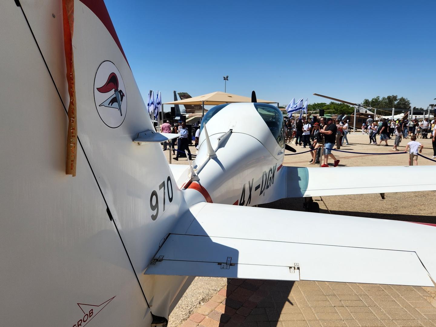 Grob G-120A ( ISRAELI NICKNAME "SNUNIT" ) - Props - форум моделистов ...